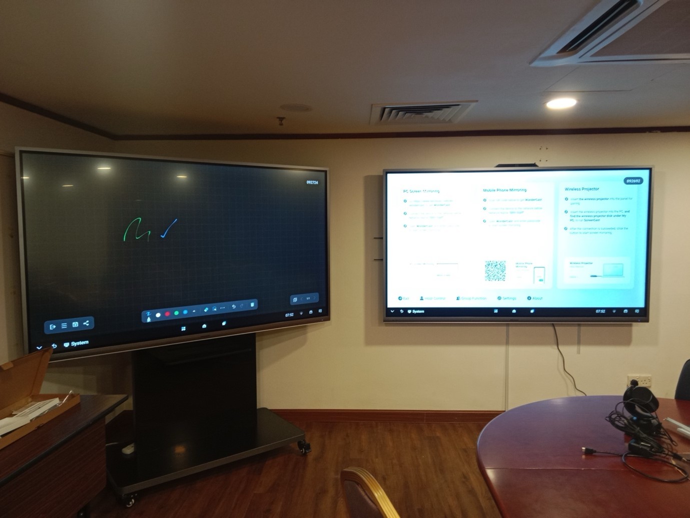 Interactive Smart Board - Blupepper - Digital Signage Expert